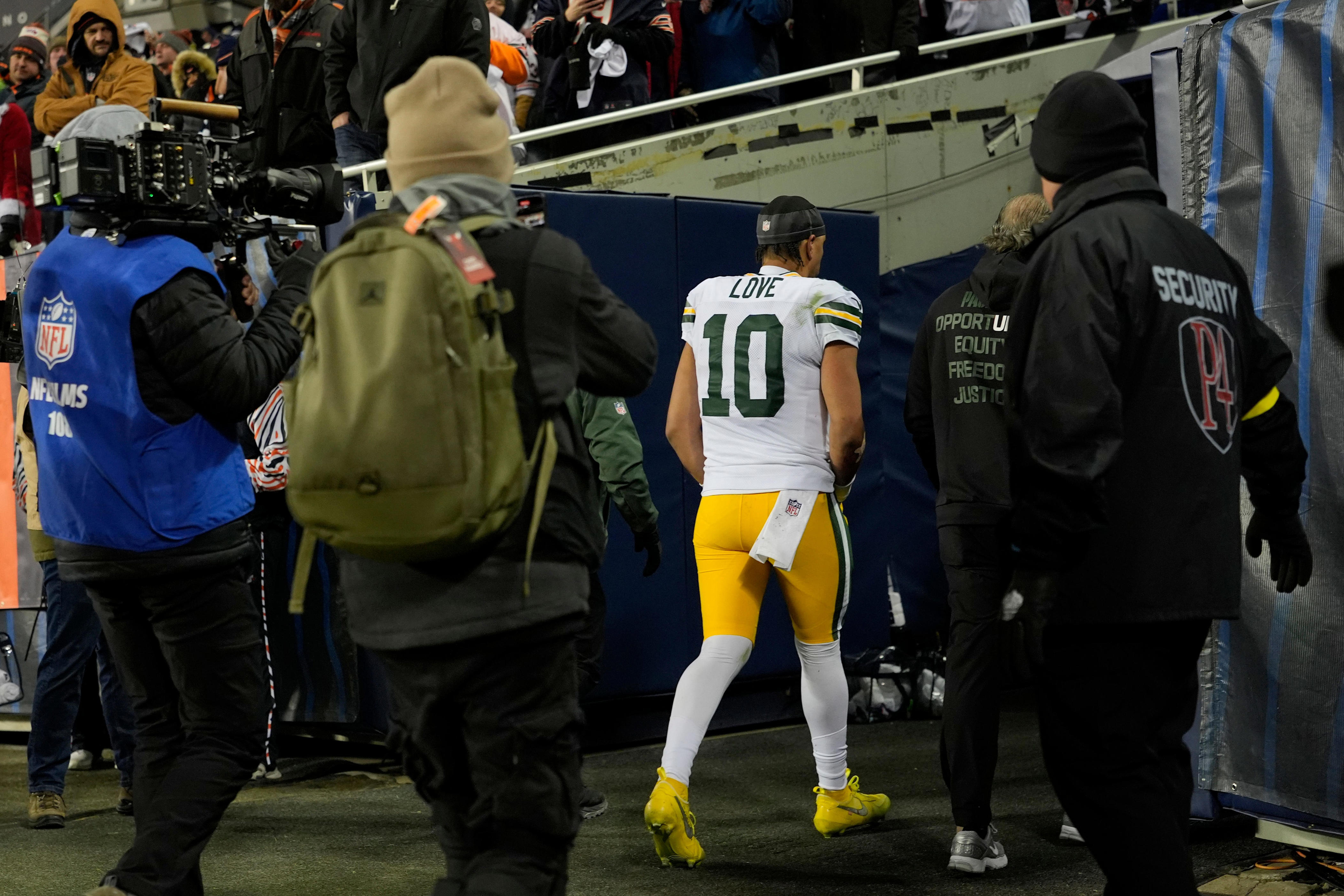 Jordan Love injury update: Packers QB suffers concussion vs. Bears