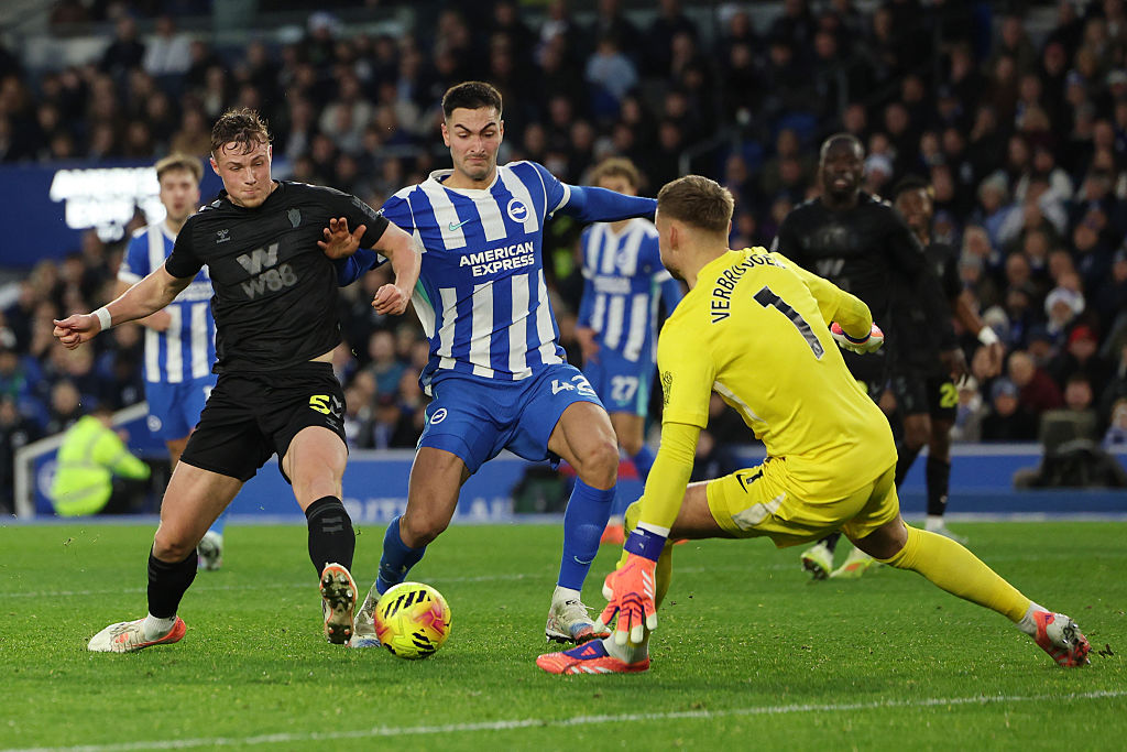 Régis Le Bris issues Dan Ballard update as Sunderland defender suffers ...