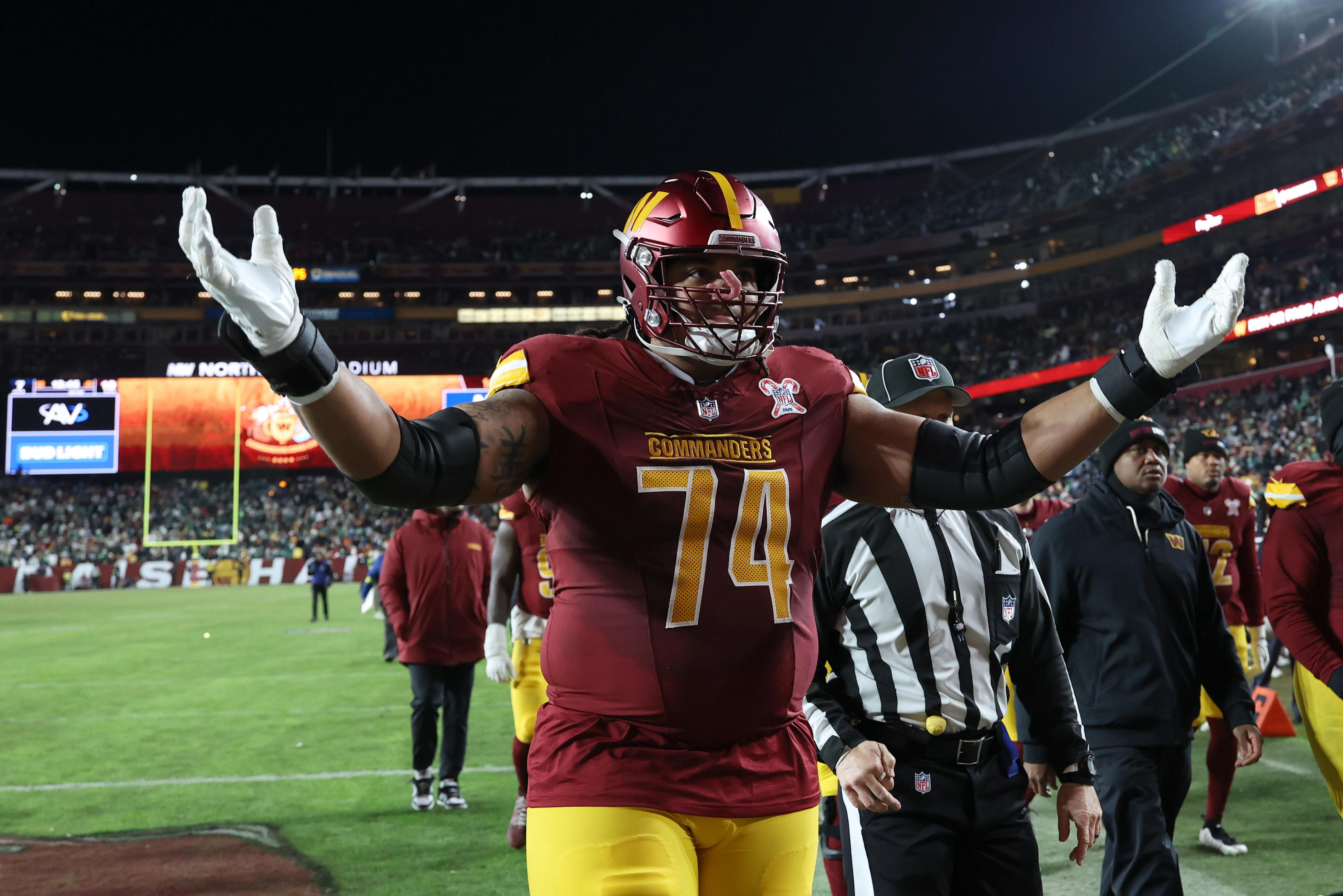 Commanders lose two starting offensive linemen to injury in Week 16