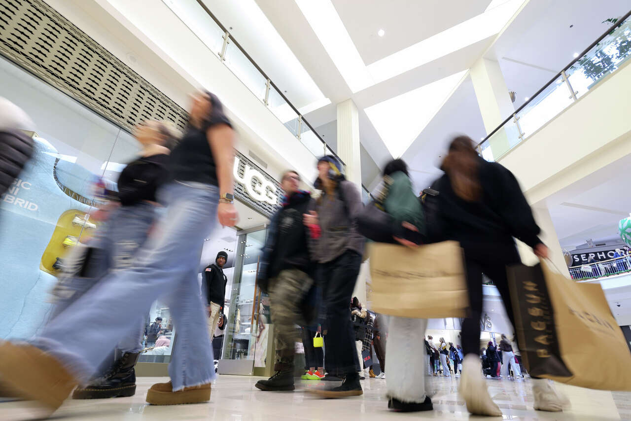 A guide to good manners at the retail counter this holiday season