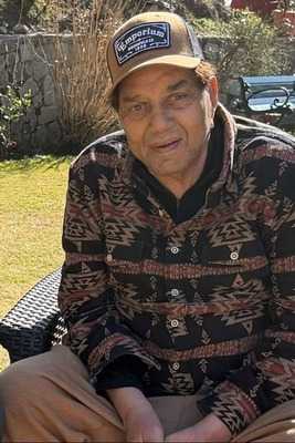 'Blessed us with his final film' Sunny Deol shares Dharmendra's BTS ...