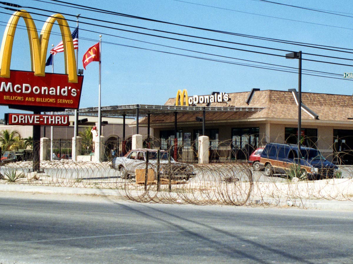 We never knew these 15 strange restaurant facts