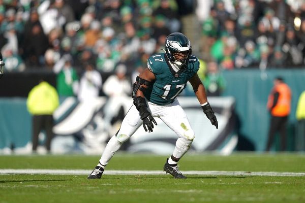 Eagles LB Nakobe Dean exits win with hamstring injury