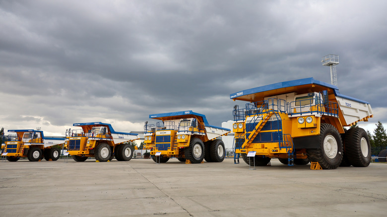 Top 5 largest construction machines on Earth