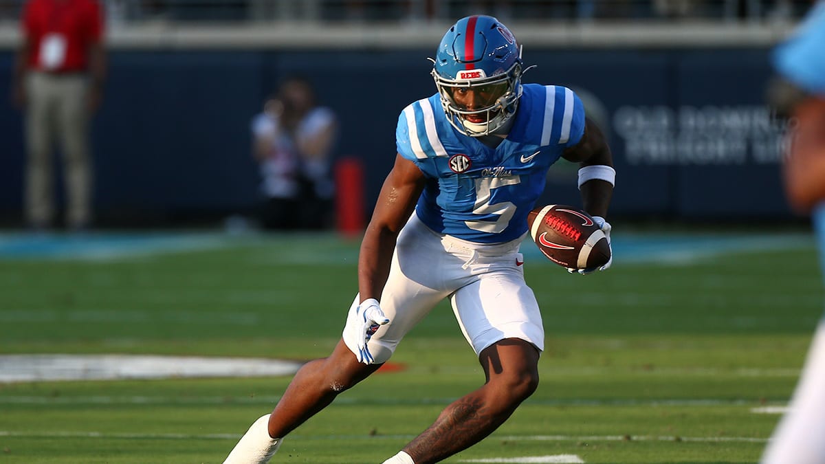 Kewan Lacy injury update: Ole Miss running back goes into medical tent ...