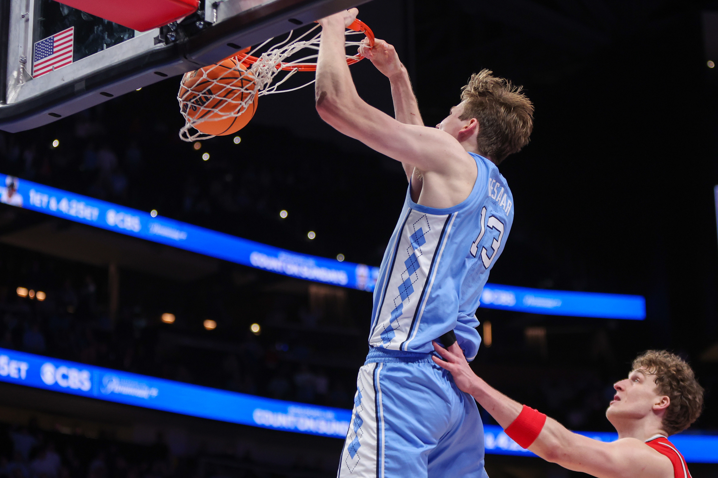 North Carolina beats Ohio State on stunning lucky play