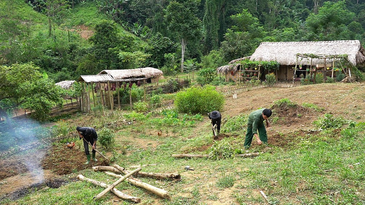 Momen santai: merawat kebun dan hewan