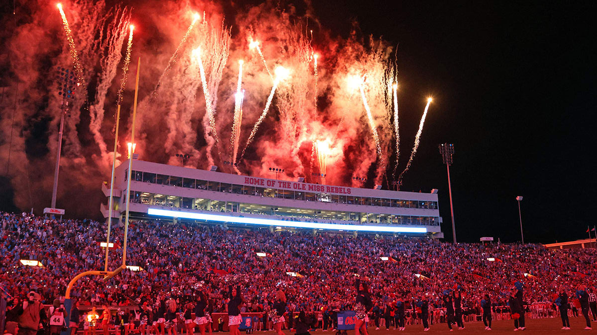 Joe Tessitore, Jesse Palmer help Ole Miss set world record for largest ...