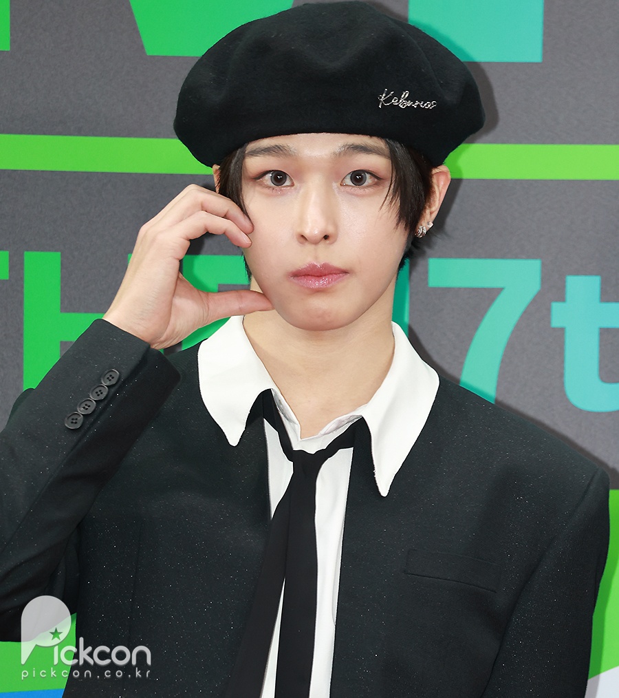 베레모로 러블리 up…NCT WISH 리쿠, '애기 햄스터' 그 자체 [MMA 2025]