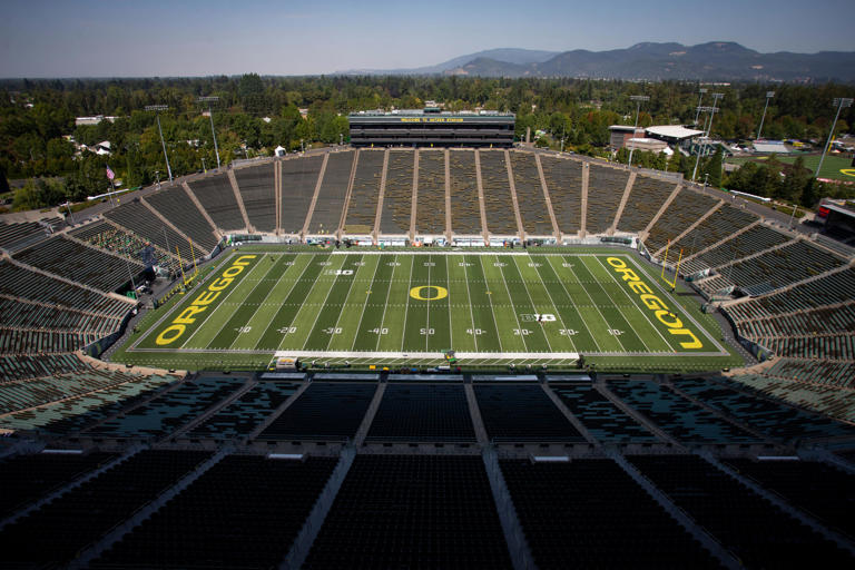 College Football Playoff 2026: James Madison at Oregon open thread