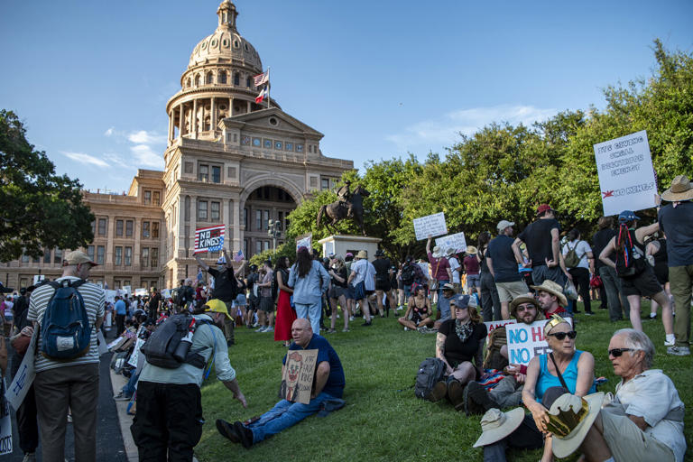 Texas Capitol evacuated amid threats after Minnesota lawmaker's ...