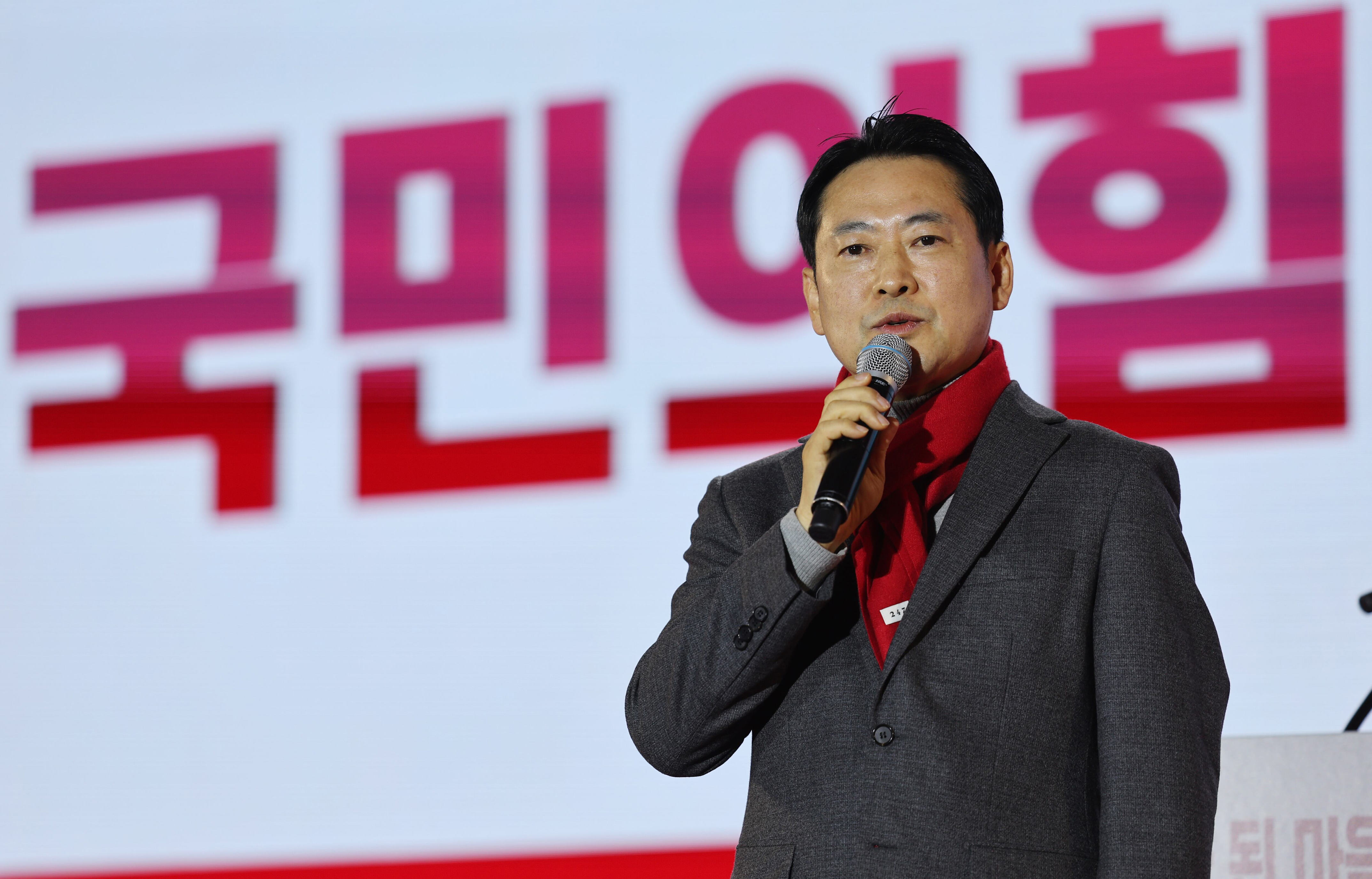 People Power Party representative Jang Dong-hyeok urges President Lee ...
