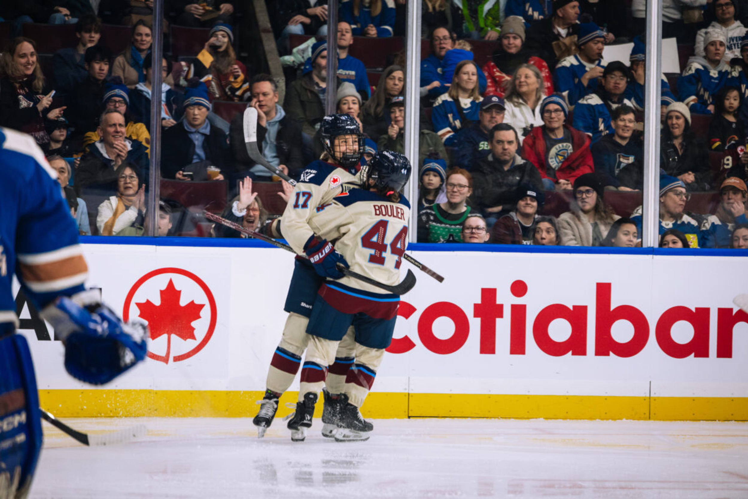 Victoire Extend Winning Streak to 4 Games With 4-2 Victory Over Goldeneyes