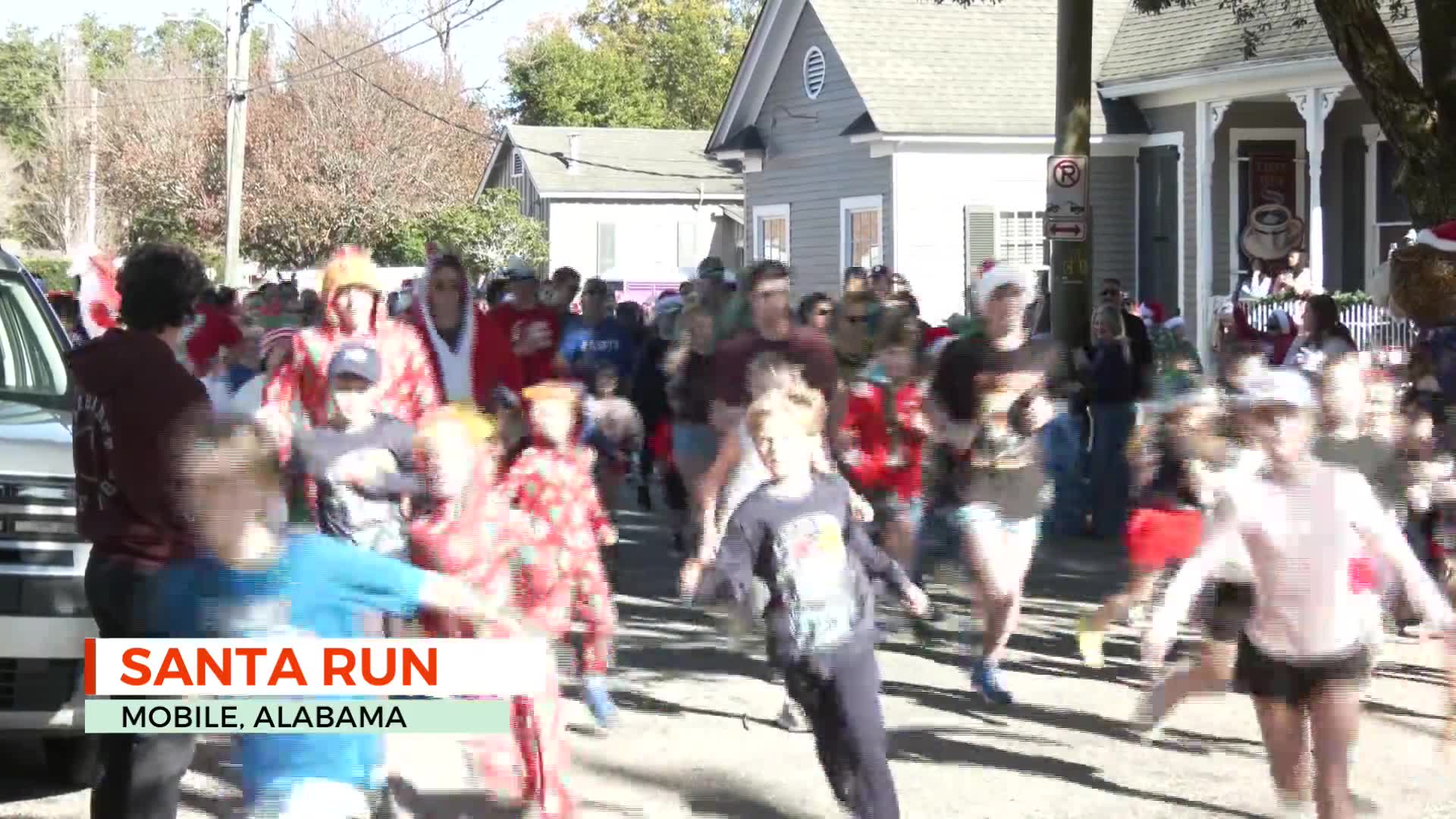 Annual Santa run brings fun Christmas tradition to Mobile