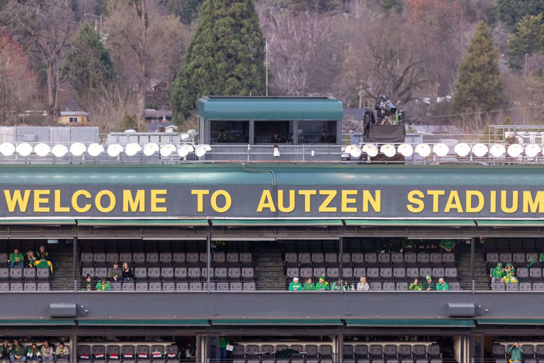 No. 5 Oregon Ducks vs. No. 12 James Madison Dukes in College Football ...