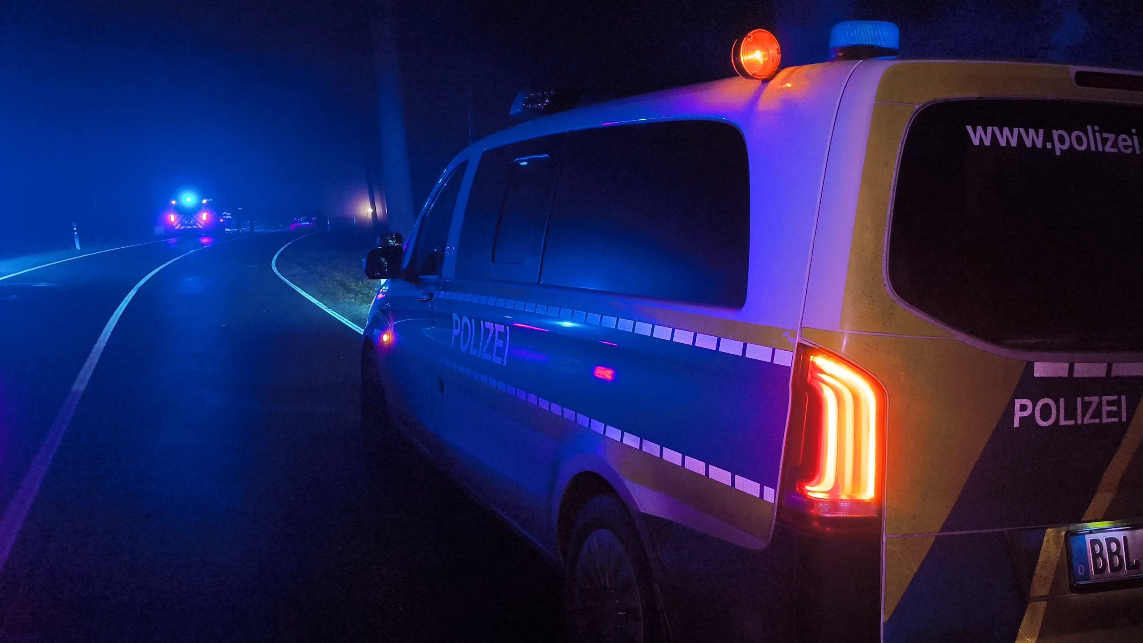 Fahrzeuge bei Brieselang zuammengestoßen, Landstraße 201 mehrere ...