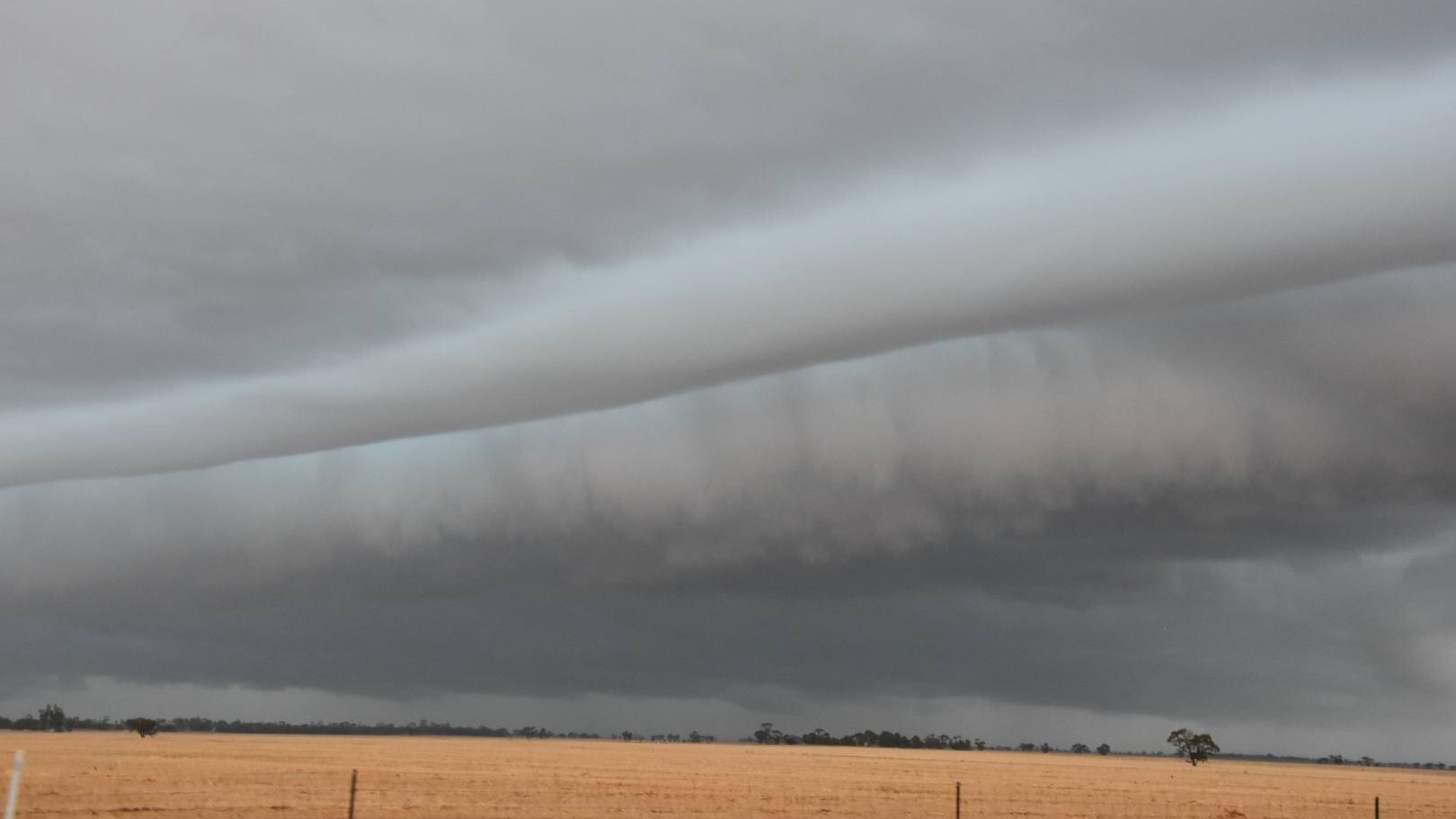 Destructive storms pass through Melbourne with extreme fire danger in ...