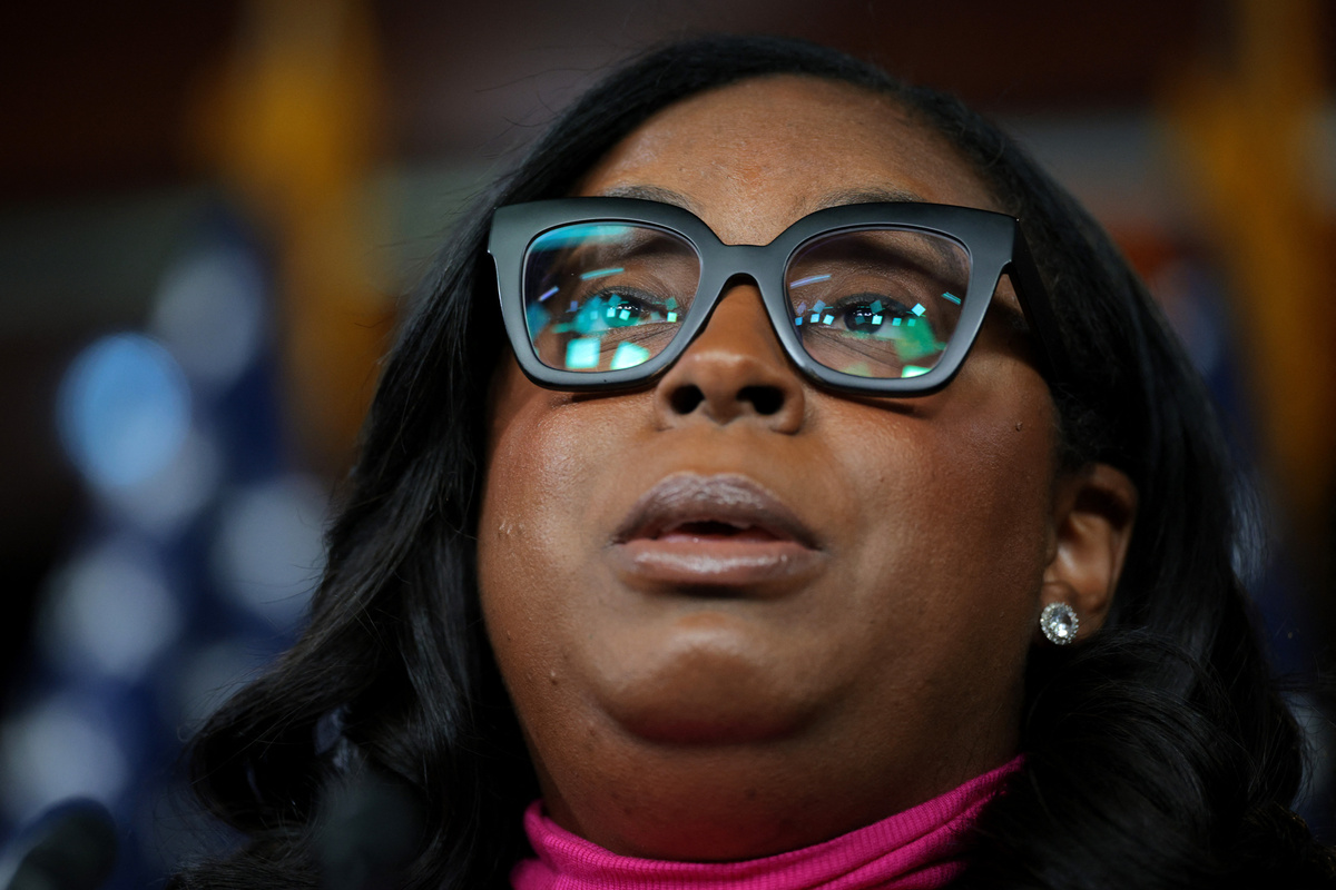 LaMonica McIver indicted for forcibly impeding officers at Newark ...