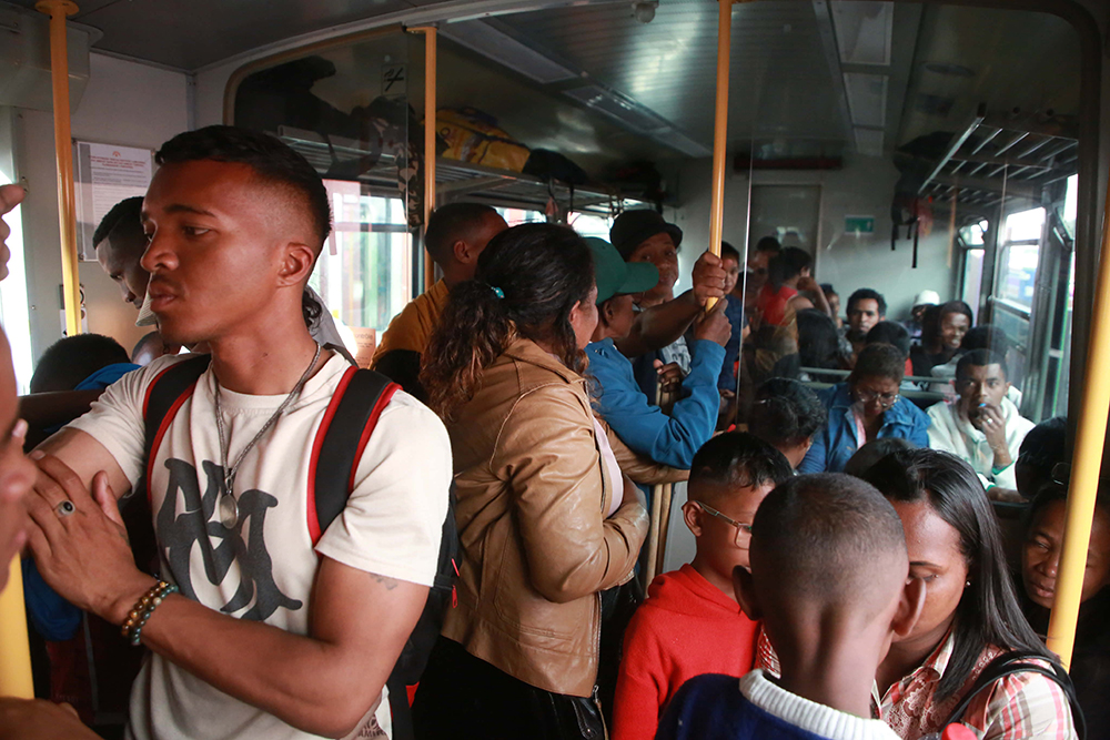 Transport - Les passagers affluent au train urbain