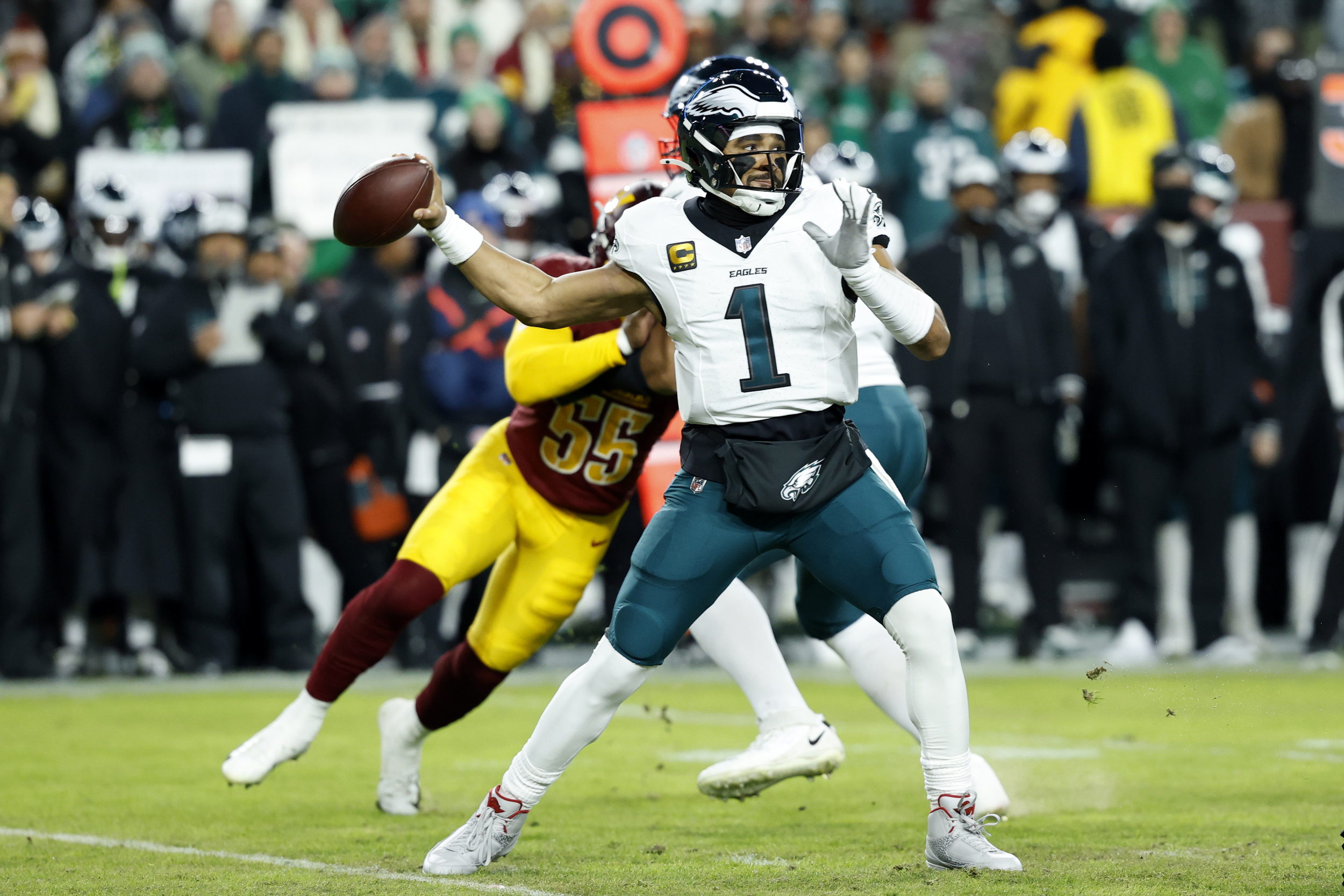 Eagles make NFC East history with win over Commanders
