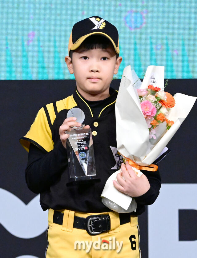 “세상에서 가장 열심히 하는 선수 되겠다”... 세종시유소년 이민재, 영예의 대상! 구리시유소년 배준서 올해의 선수상(종합 ...