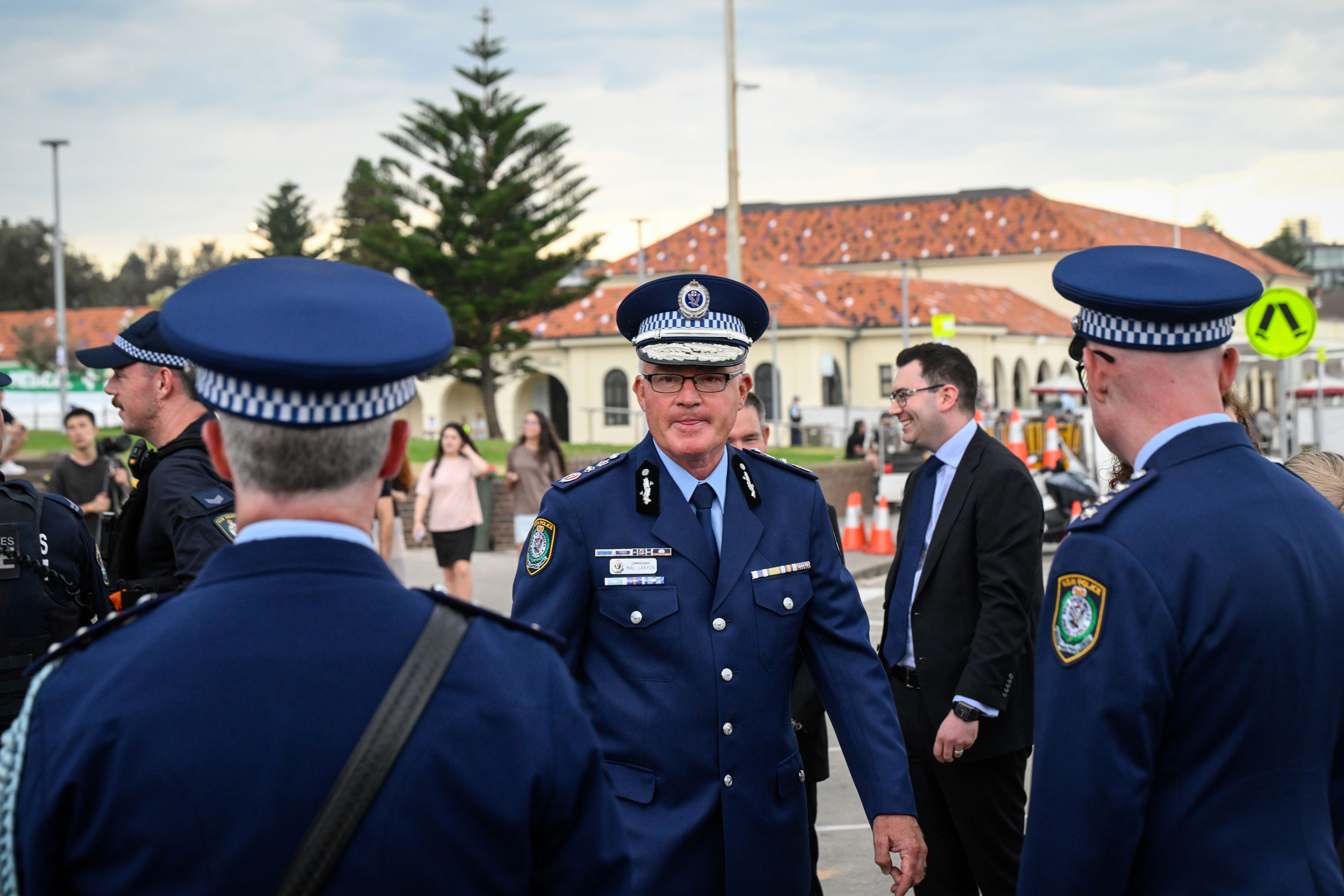 Police warn of zero tolerance to 'bashing day' plan in Sydney's Cronulla