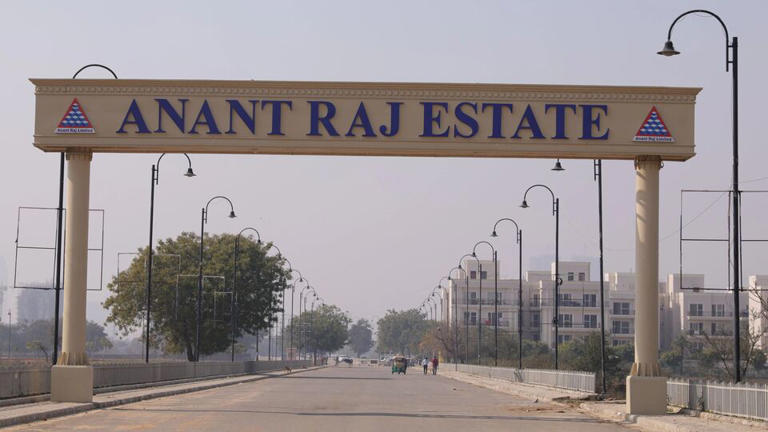 Small-cap stock crashes 35% in 2025 after delivering 2 years of ...