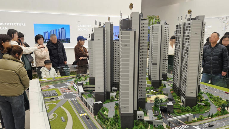 Yongin Prugio Clucent draws 12,000 visitors