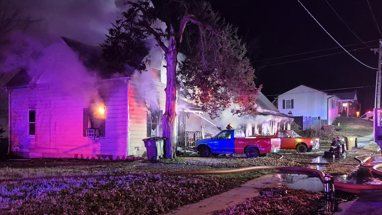 2 people, 1 dog involved in double house fire in Cape Girardeau; cause ...