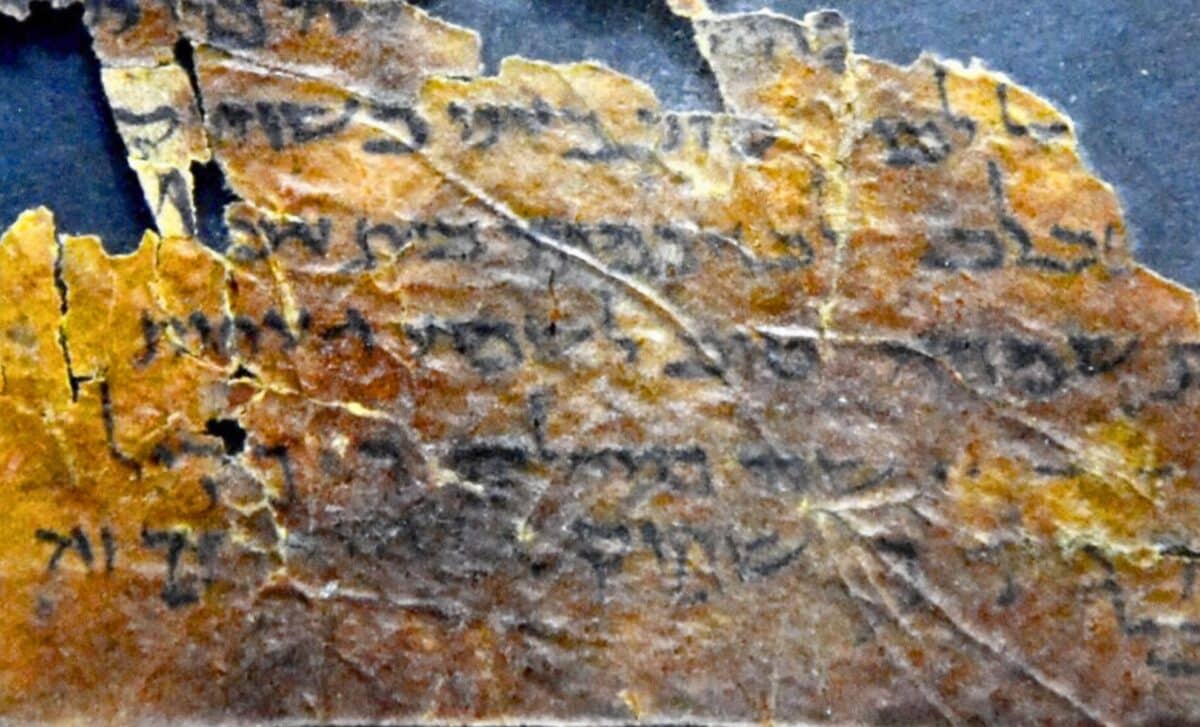 A 2,000-Year-Old Code Finally Deciphered: Here’s What One of the Dead ...