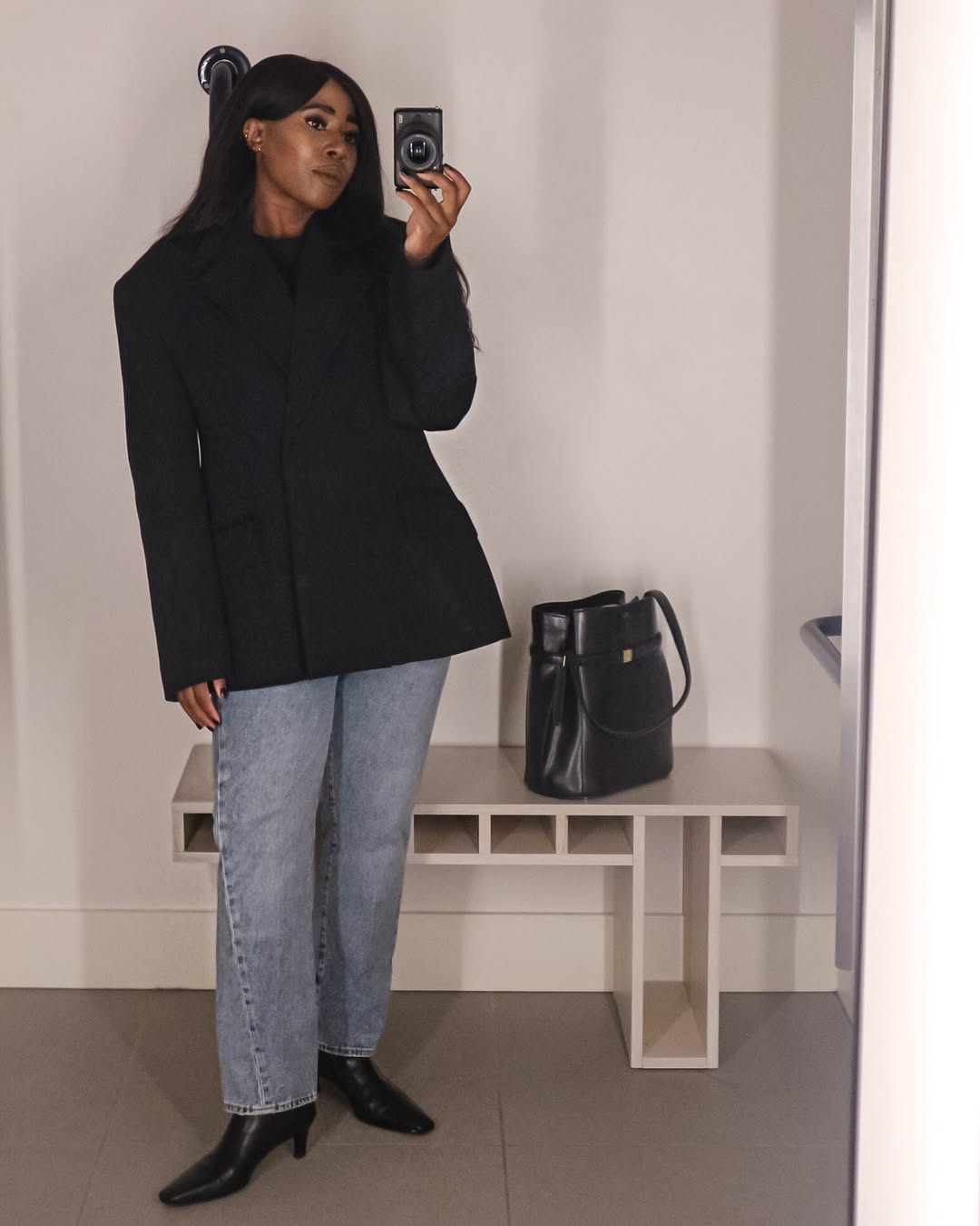 I'm a minimalist fashion editor—6 classic outfit formulas I come back ...