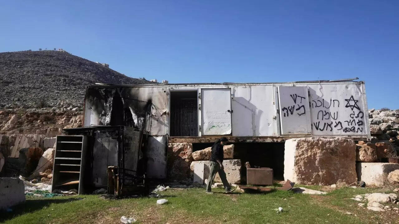 West Bank: Israel approves 19 new settlements; UN flags record expansion