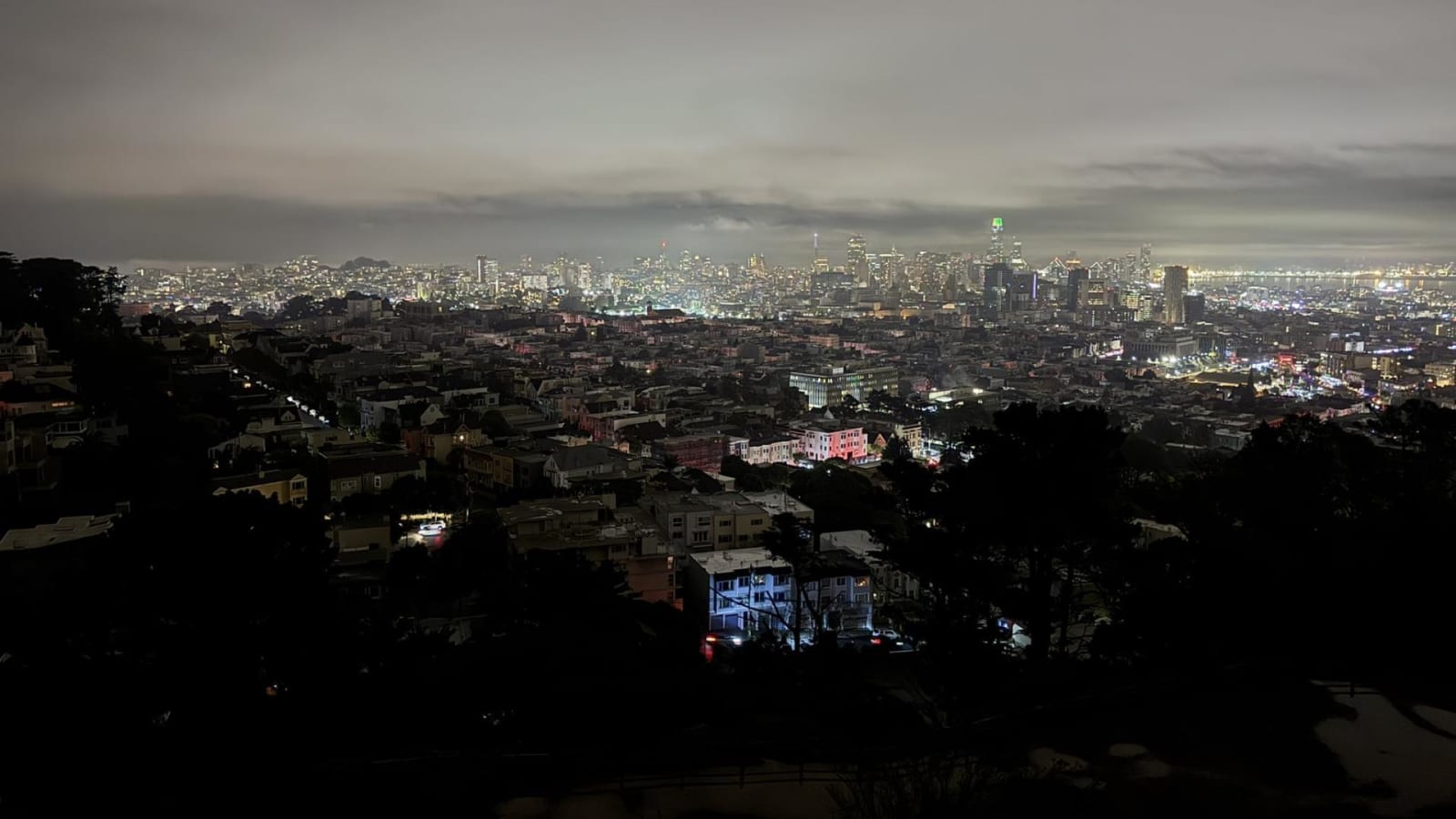 San Francisco blackout sparks chaos after substation fire cuts power to ...