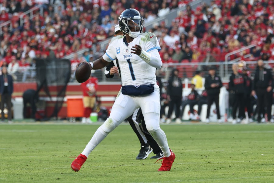 Titans host depleted Chiefs