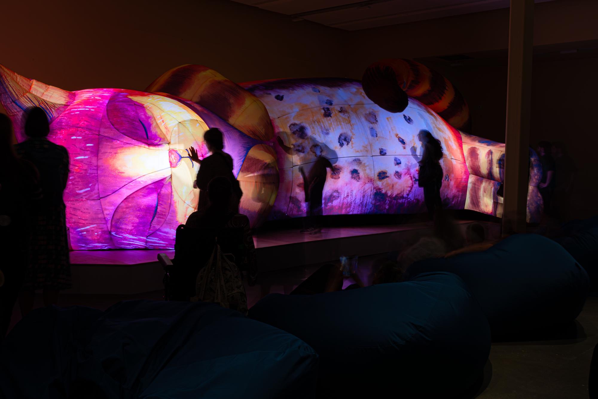 Spectacular interactive giant cat set to visit Wakefield Exchange next ...