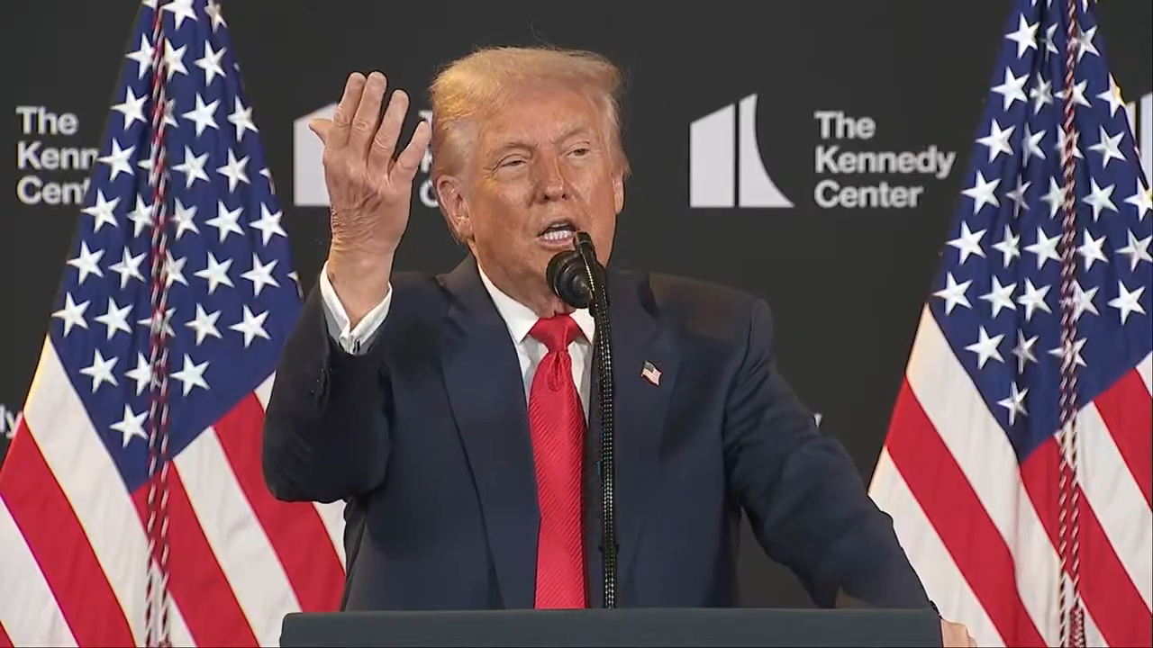 'Water's right under the building': Trump demonstrates his ignorance ...