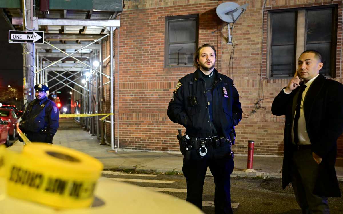 Queens police shooting: Cops kill man who allegedly charged at them ...