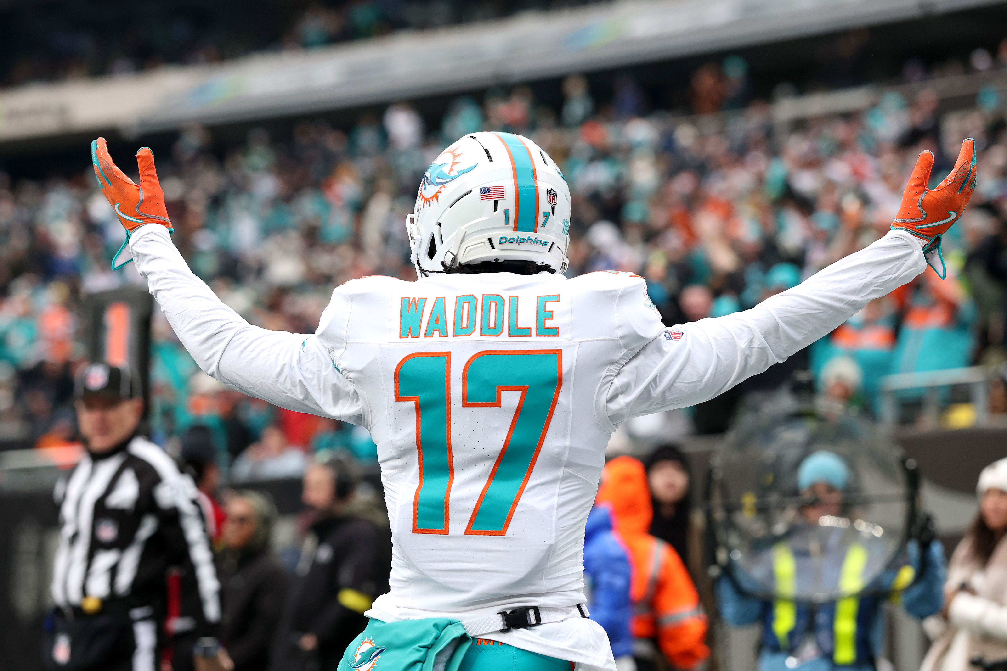 Jaylen Waddle start or sit: Week 16 fantasy football advice