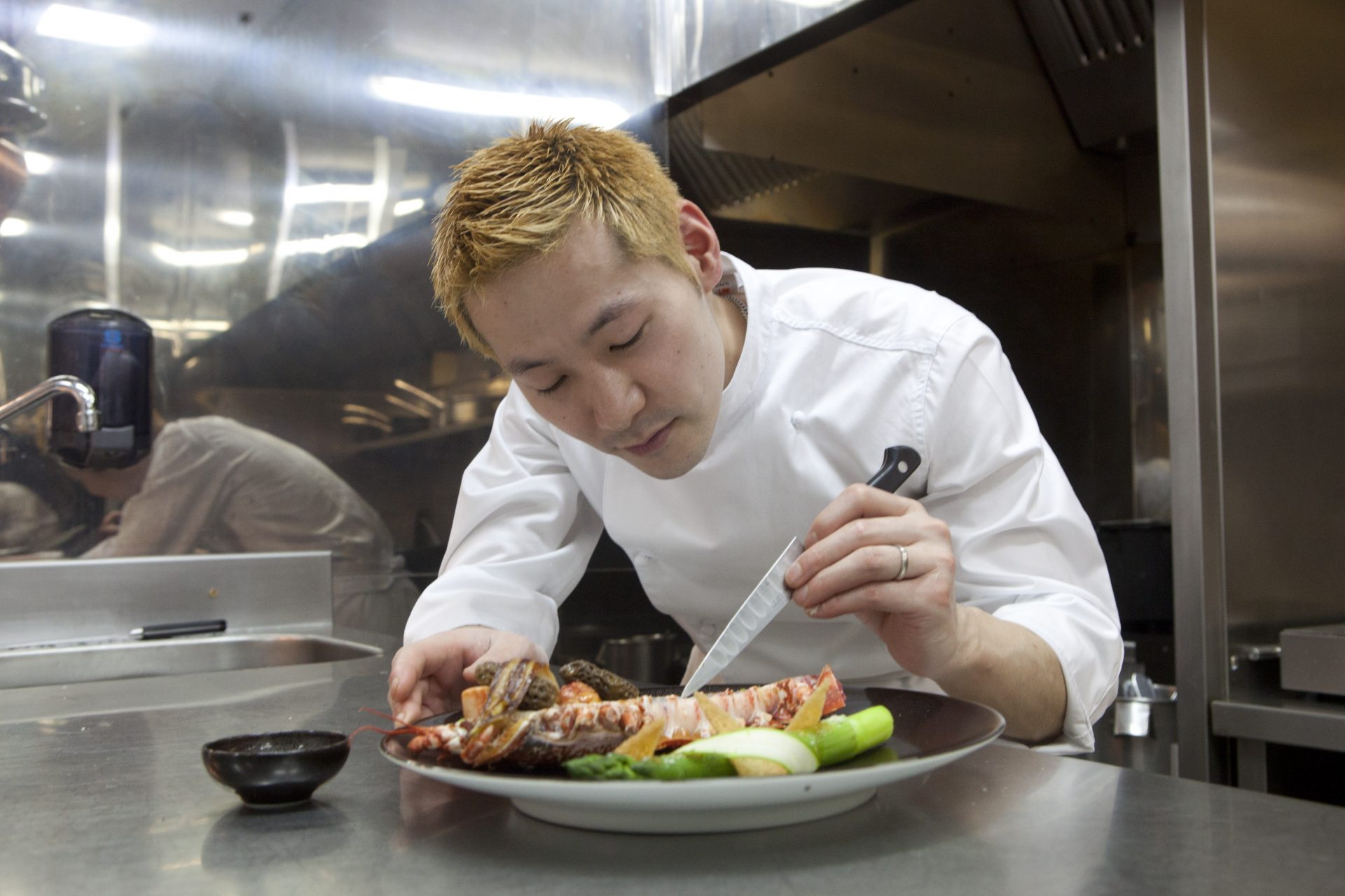 Kei Kobayashi, the first Asian chef to win 3 Michelin stars in Paris