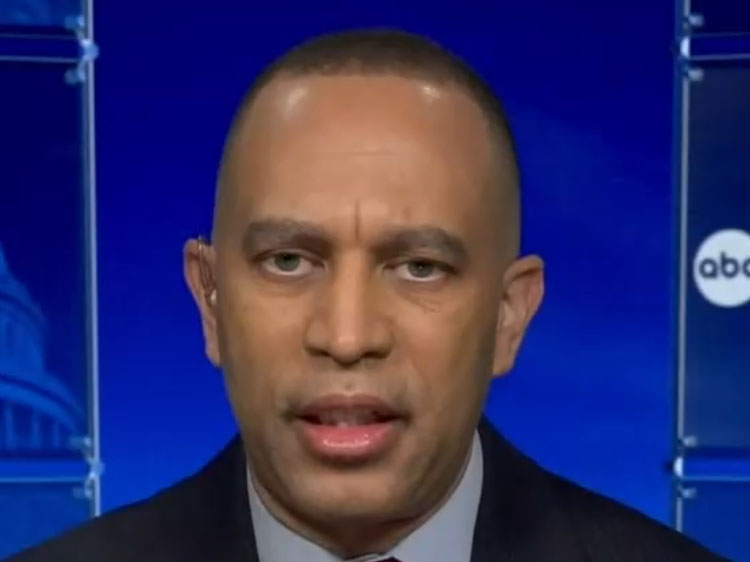 Jeffries: Bipartisan House majority will pass three-year extension of ...