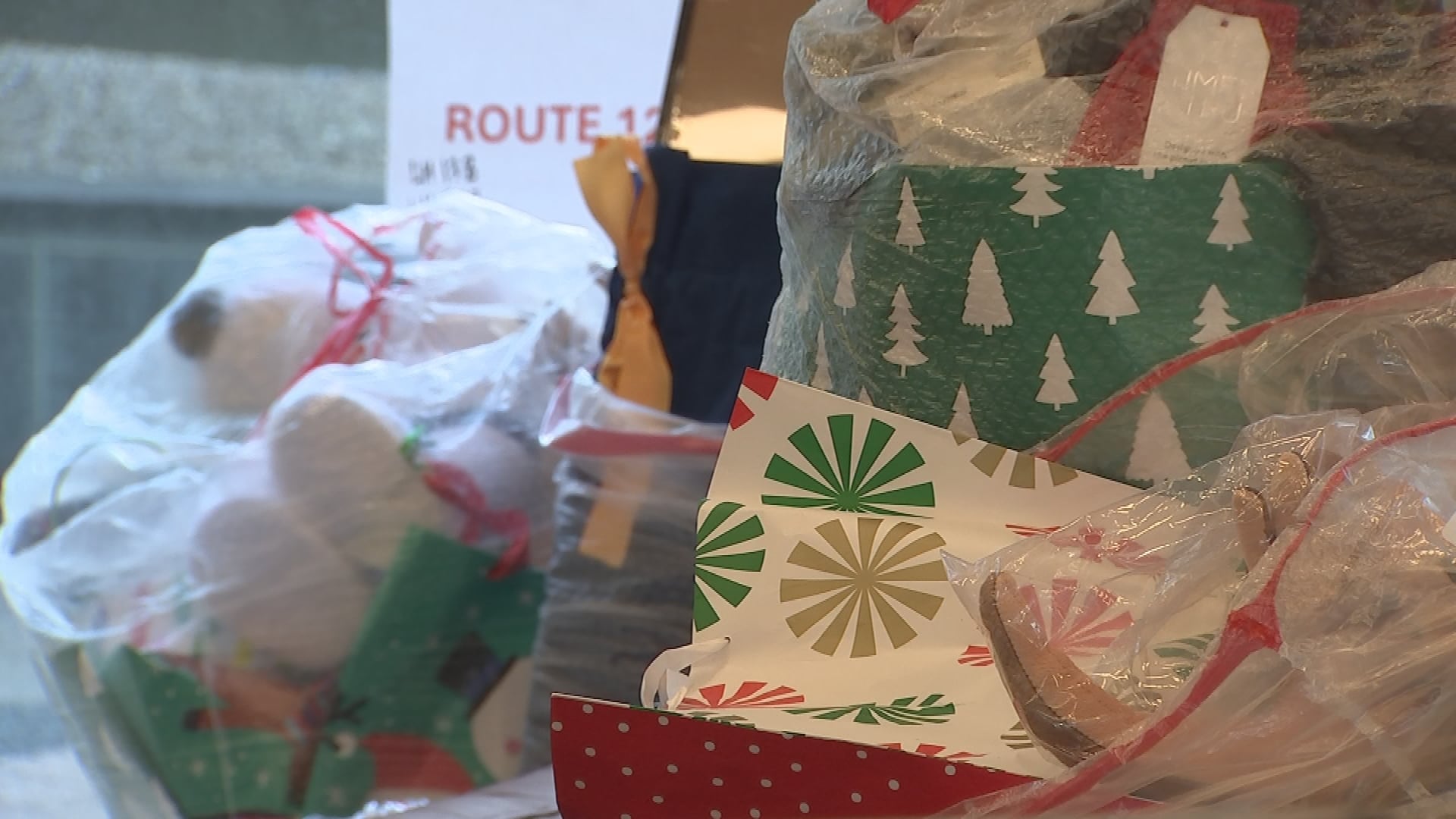 'Just the epitome of the Christmas spirit': Volunteers prepare gifts ...