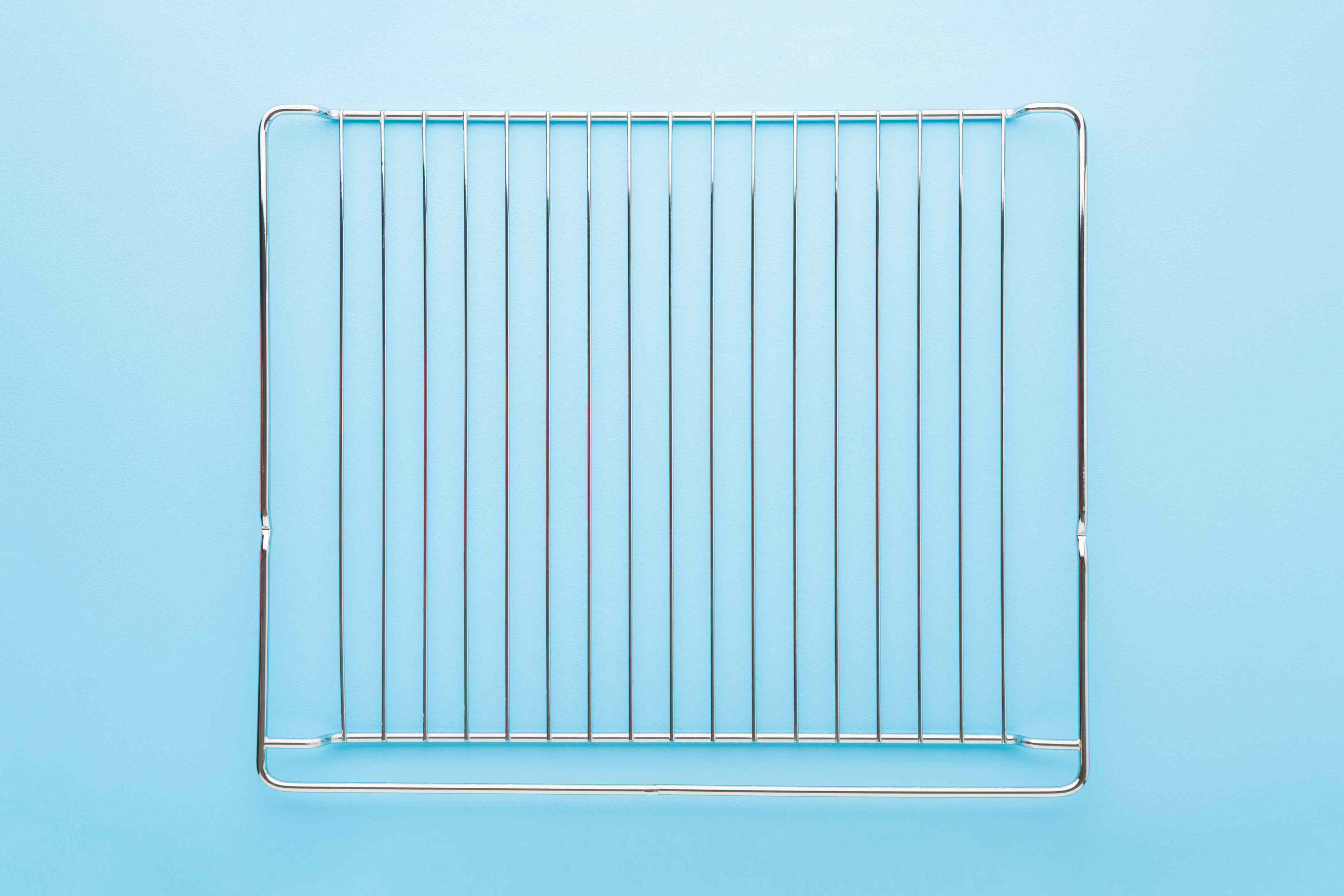 I finally found the best way to clean greasy oven racks—and now they ...