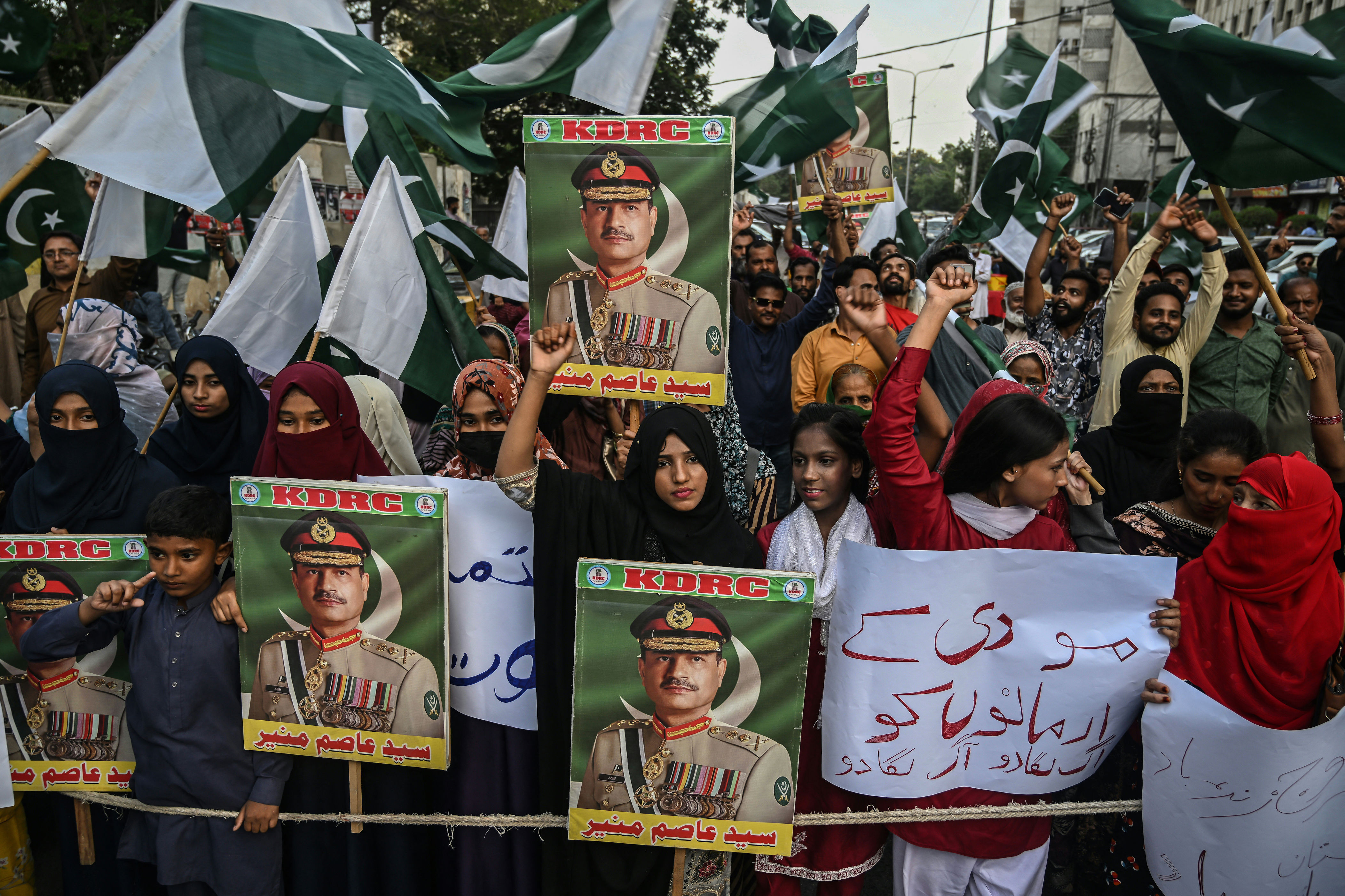 Pakistan’s military chief consolidates power unseen in years