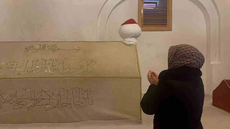 Batı Karadeniz’in fatihi Emir Karatekin Bey’in kabrini her yıl binlerce ...