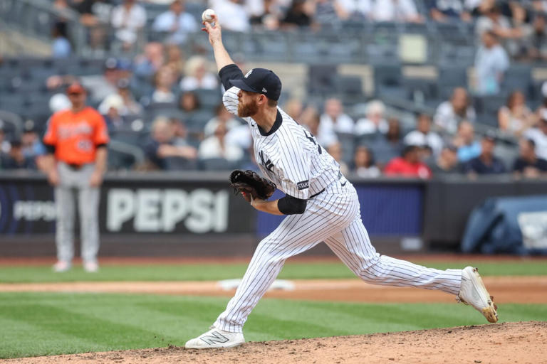 Yankees re-sign Paul Blackburn to one-year $2 million contract