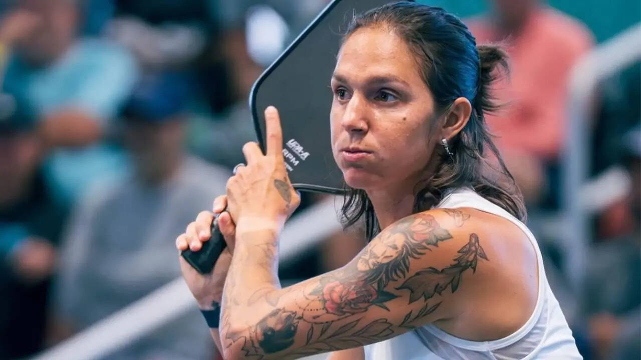 Dream run continues: Kat Stewart stuns Isabella Dunlap, advances to ...