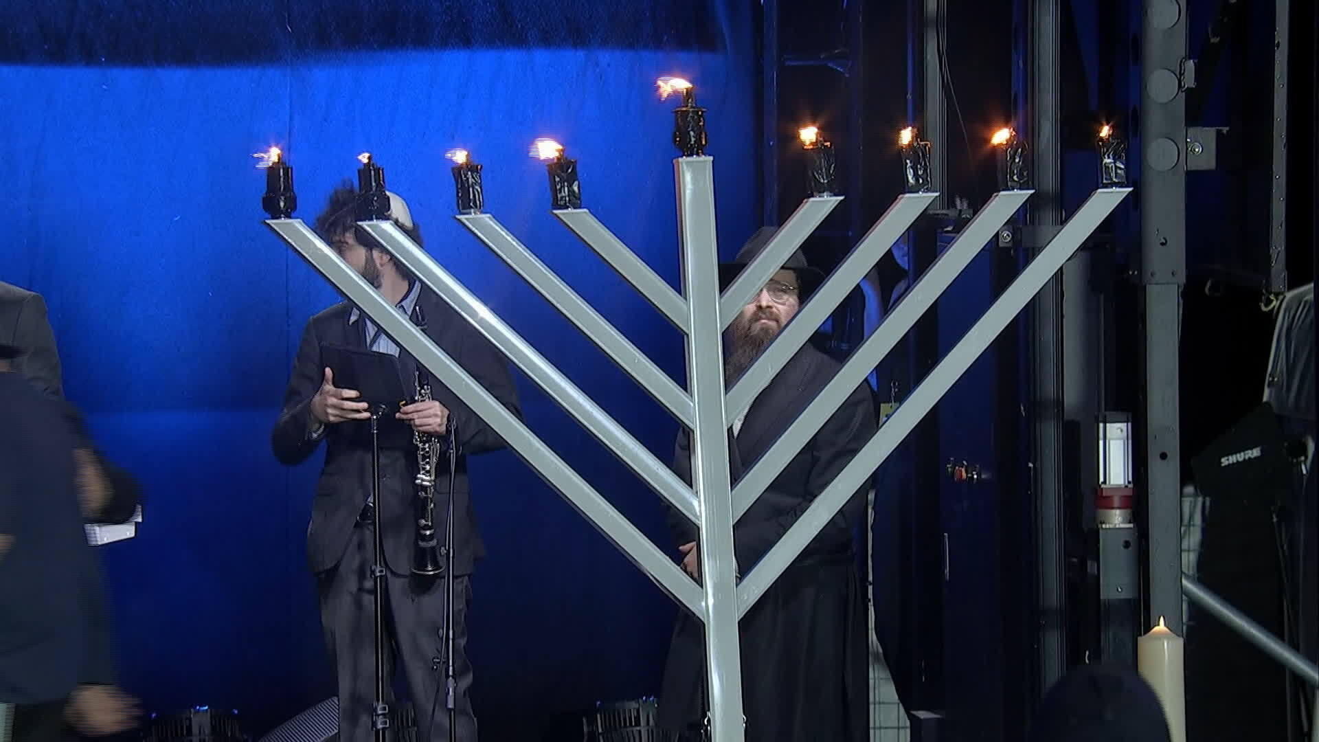 First responders honoured with Shamash lighting during Bondi vigil