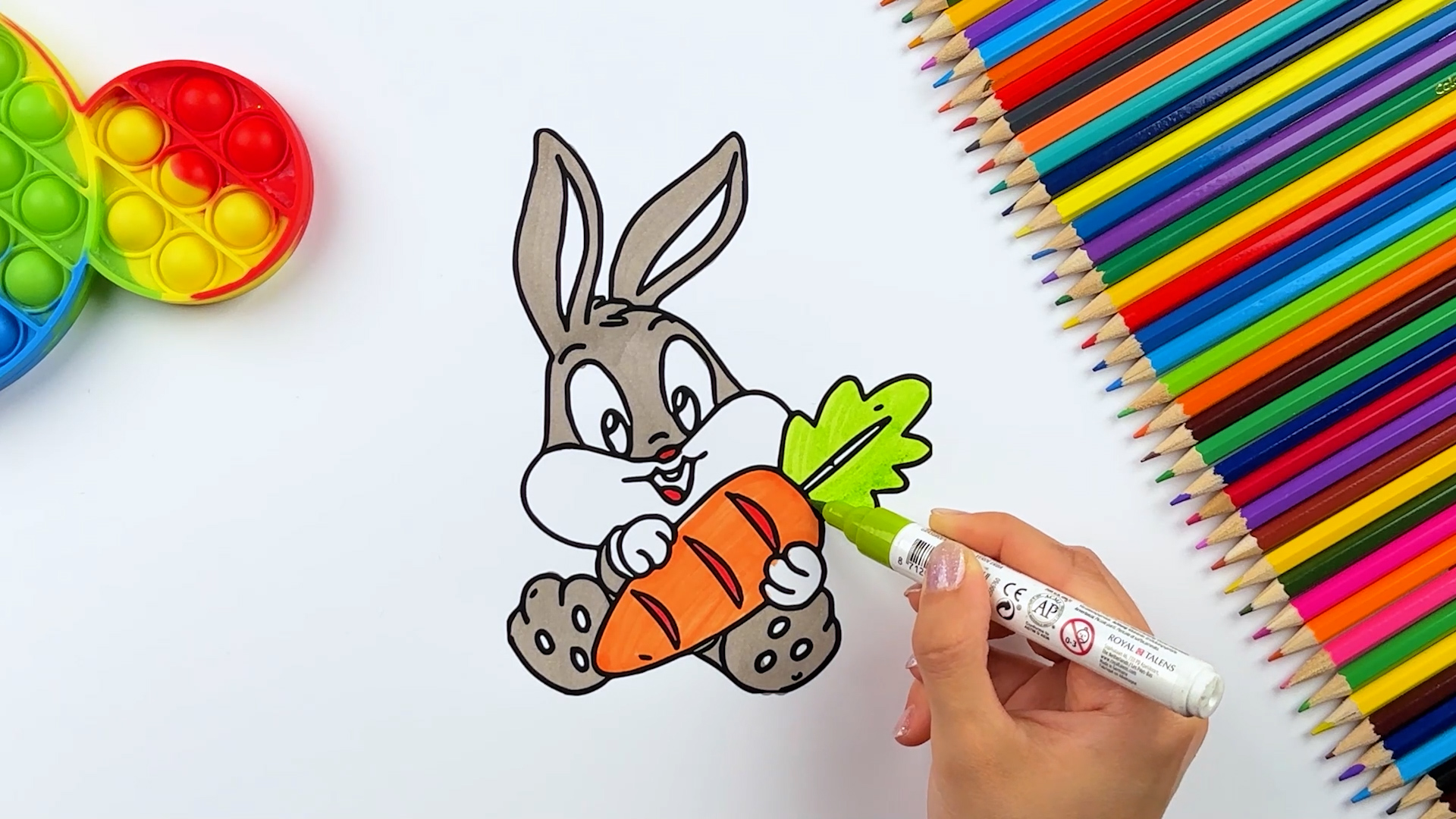 Color in a fun drawing of a bunny