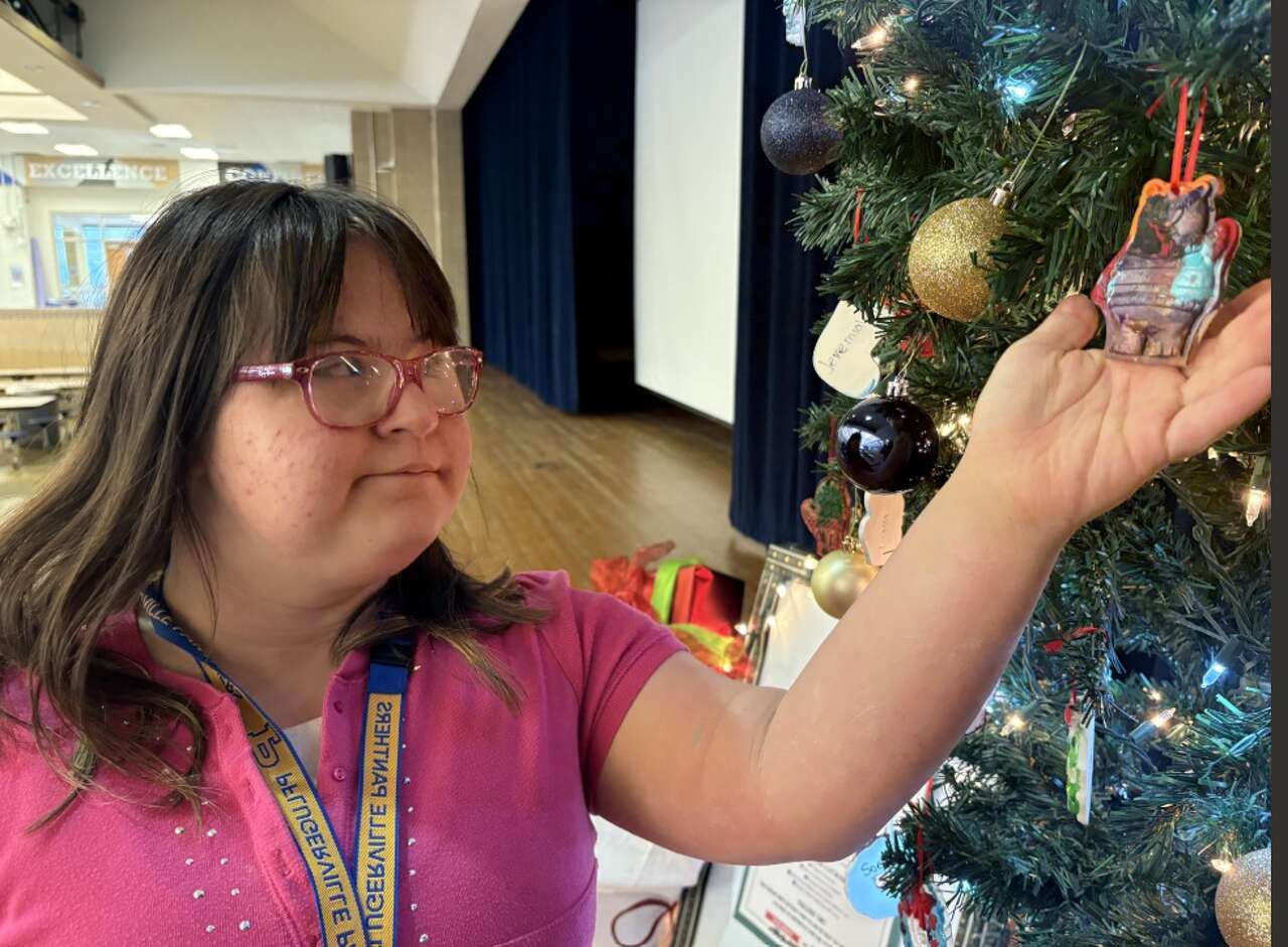 Pflugerville High turns Christmas tree upside down to celebrate inclusion