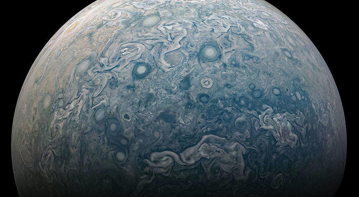 NASA released 30 amazing high-def photos of the largest planet in our ...
